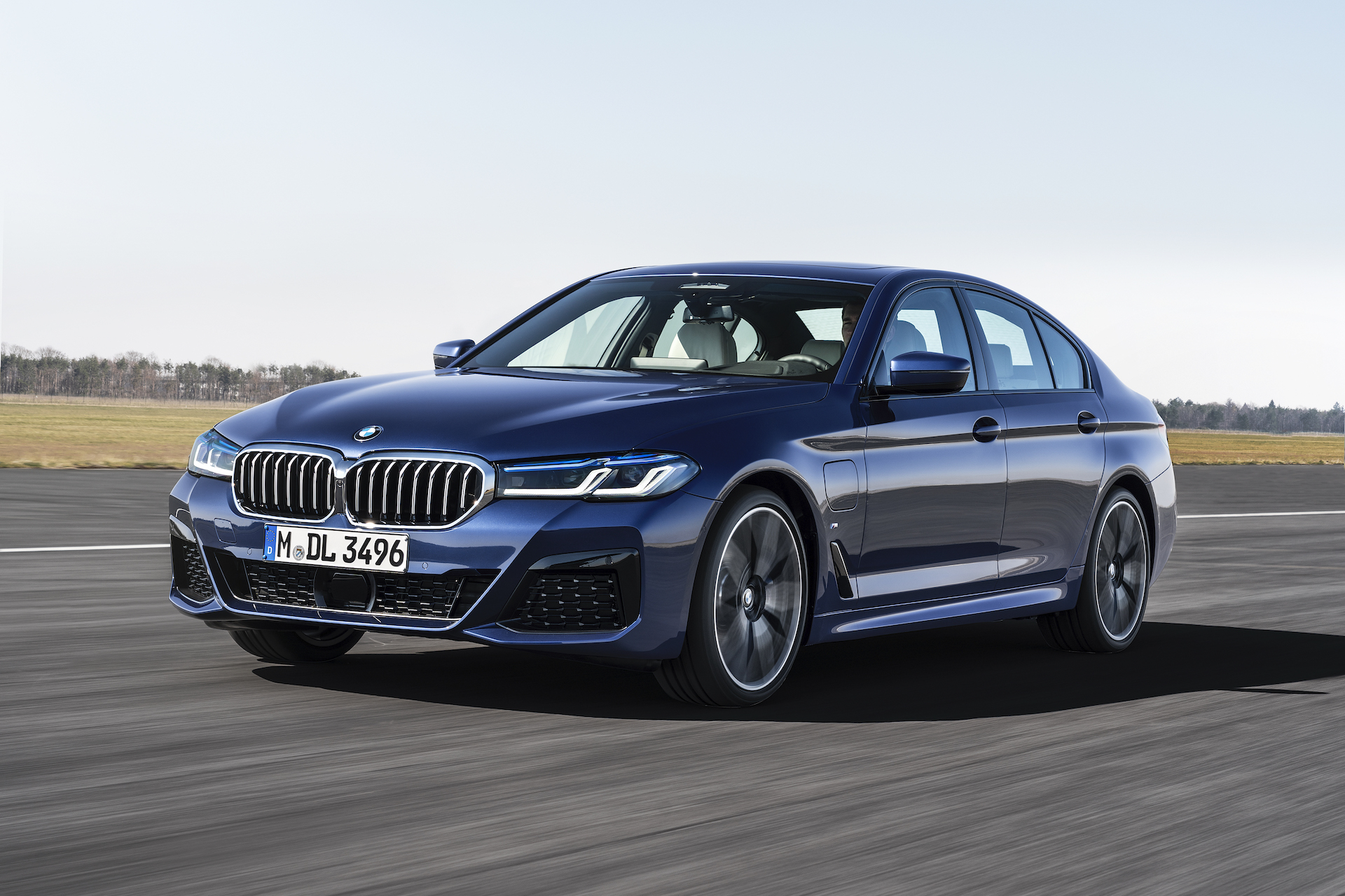 Car Review: 2022 BMW 2-, 4-, and 5-Series – Latino Traffic Report